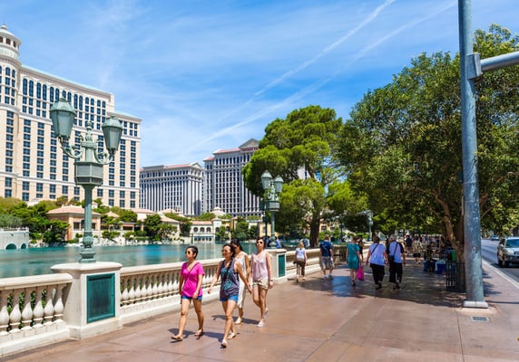 Clark County Bans Sidewalk Vendors Near Casinos on Las Vegas Strip